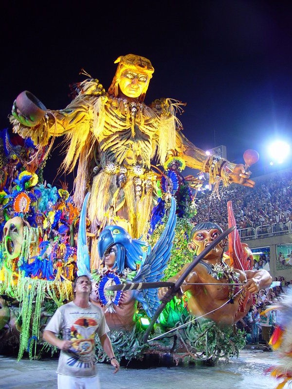 Veja todas as campeãs do carnaval carioca desde a inauguração do Sambódromo