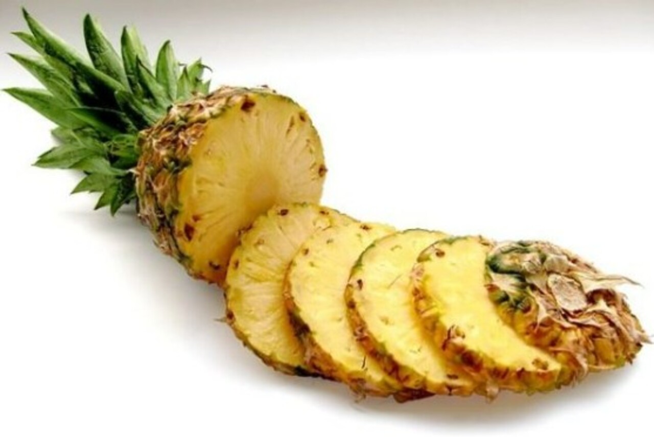 Abacaxi combina versatilidade e frescor em diferentes receitas